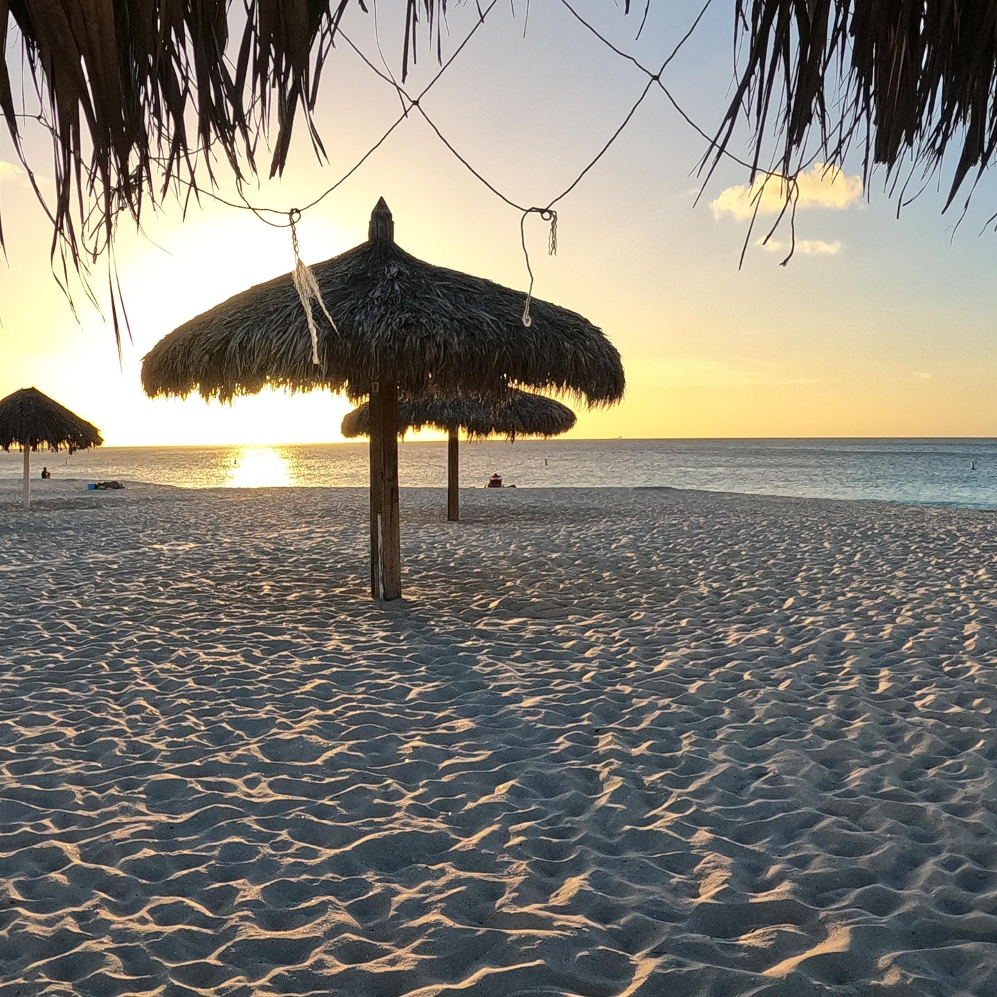 Sunsets at Eagle Beach – Cas di Mango